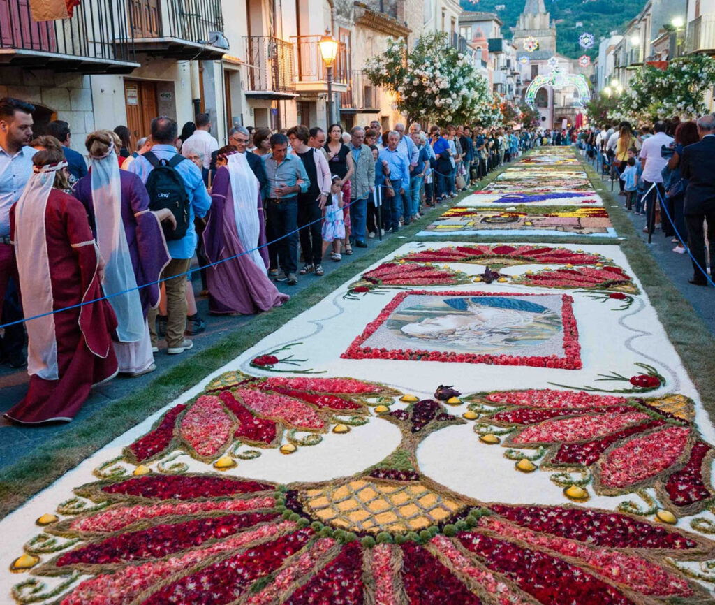 The art of flowers: the infiorata in Castelbuono - Villa Totò